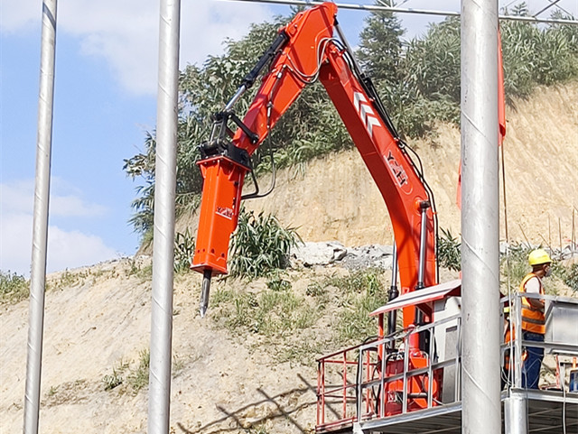 Fixed Rockbreaker System Quickly Break Large Stones in The Aggregate ...